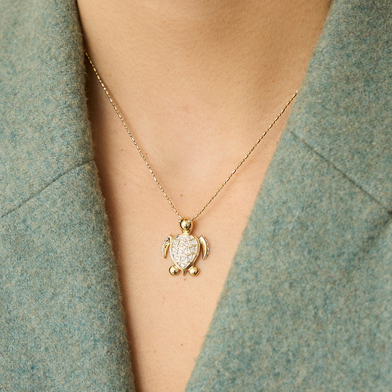 Gold Lab Grown Diamond Turtle Pendant | Noémie